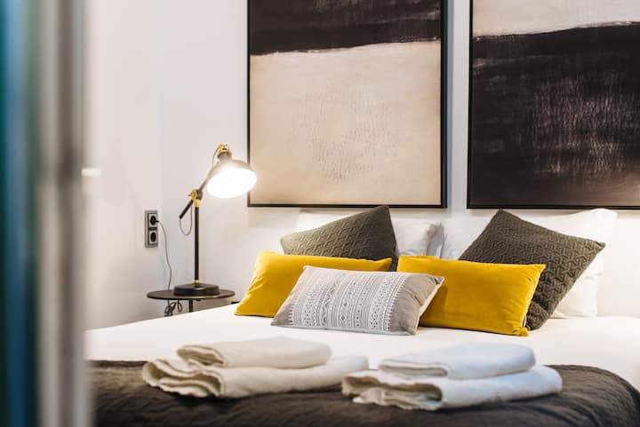 Hostly Sierpes -Campana 2 Bd Apartm-100 M-park Opt - Seville, Spain