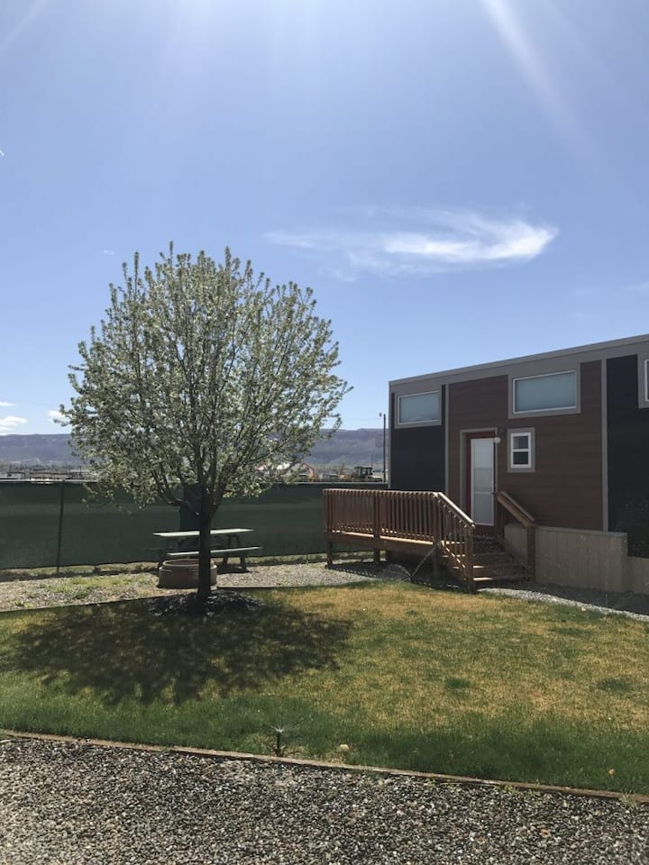 Monument Tiny House At Junction West Rv Park - Fruita, CO