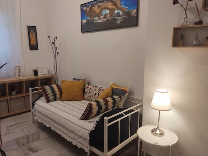 Santas Patronas Street Center - Séville