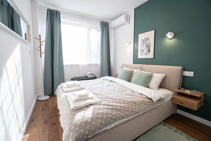 Cozy АPartment ОVerlooking ТHe Park - Sofia