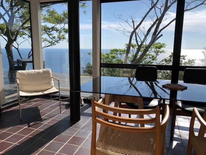 Izu Cliff House 国立公園内の秘境にある絶景・モダニズム建築 - 借りられる一軒家 - 南伊豆町, 静岡県, 日本 - Airbnb