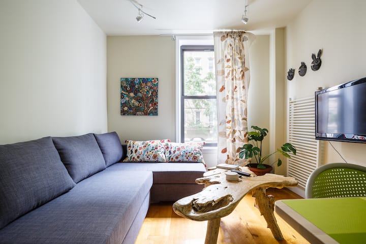 Newly Renovated 1 Bedroom Steps From Times Square - Edgewater, NJ