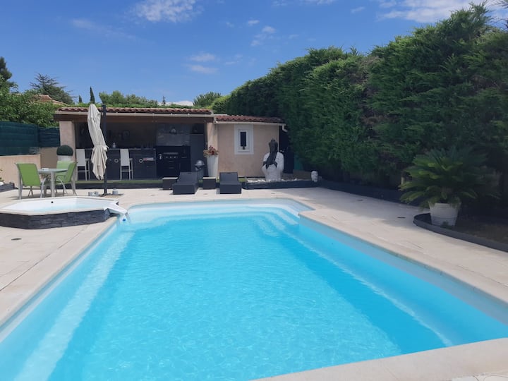 Superbe Villa Piscine Et Jacuzzi - Marignane