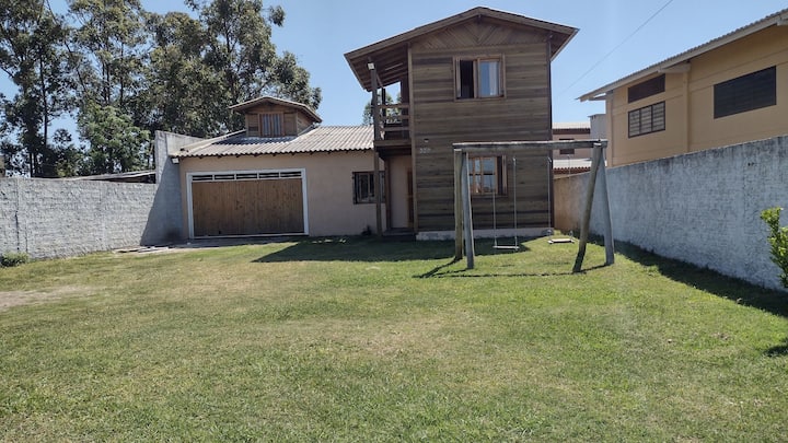 Casa Em Atlântida, Quatro Quartos. - Capão da Canoa