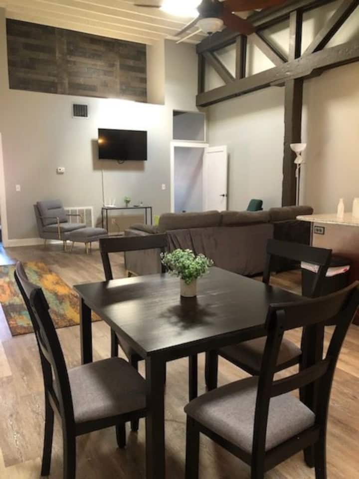 Super Spacious 2 - Huntington, WV