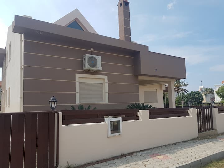 Spacious And Relaxing Villa With Superb Location. - Cyprus