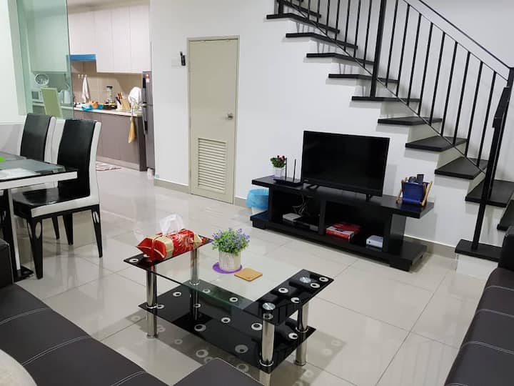 Mutiara Ville - Tower H, Duplex, Wifi/astro - Cyberjaya