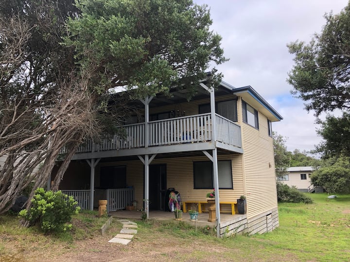 Venus Bay Beach 5 - Three Bedroom Home - Inverloch