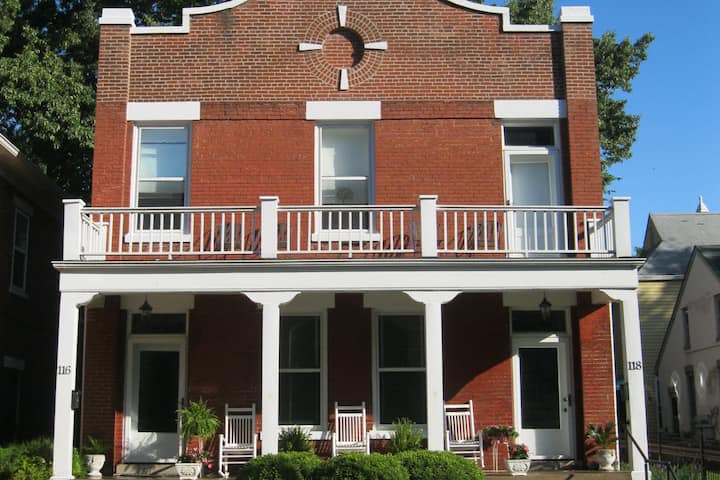 Ron De Vous On Mulberry (No Cleaning Fee) - Evansville, IN
