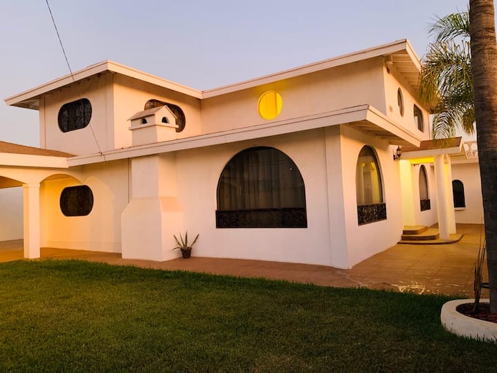 The White House/ La Casa Blanca - Ensenada