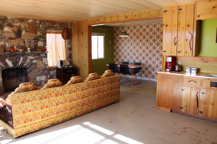 Wonder Years Cabin - Joshua Tree National Park