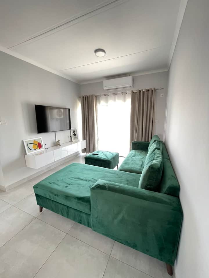 Metro-chic 2 Bed Apartment - Gaborone