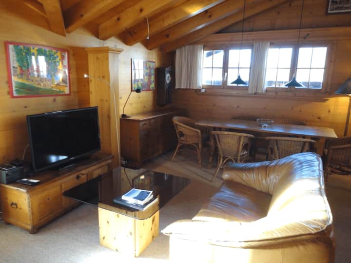 Top Floor Chalet With Balcony And Parking In Saane - Gstaad
