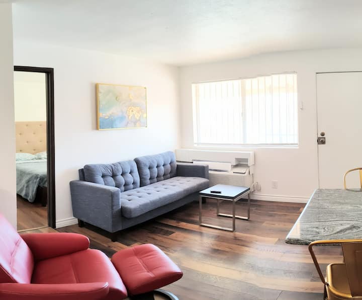 @ 2-bed 2-bath Condo Near Strip Unlv, Thomas Mack - 天堂市