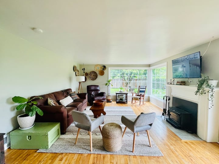 A Cozy Respite East-full House - University of Oregon, Eugene