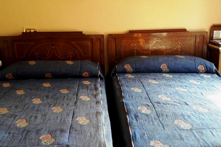 Precioso Dormitorio. ¡Sentíos Como En Casa! - Burgos