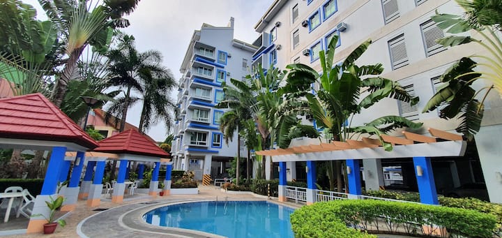 Homey & Cozy 2-bedroom Condo - Cabúyao