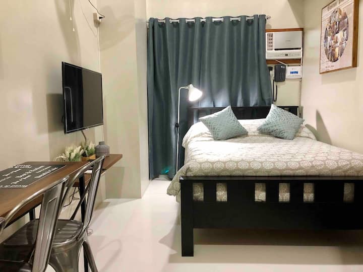Fast Wifi Train Netflix Parking Patio - Manila