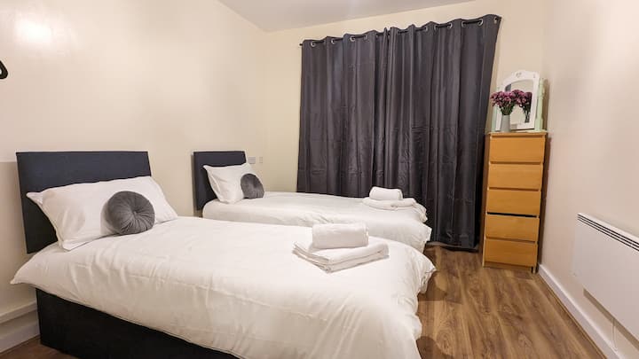 Twin Bed Room Flat In Cardiff Bay - Cardiff