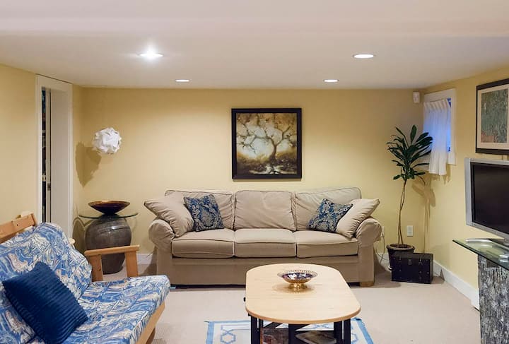 Charming 2 Bedroom Suite Near Ubc - 溫哥華