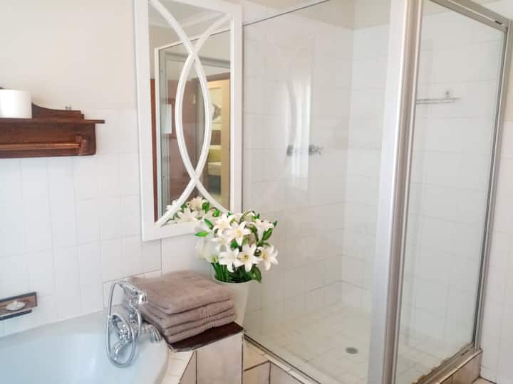Executive Self Catering Apartment (Sleeps 8) - Nelspruit