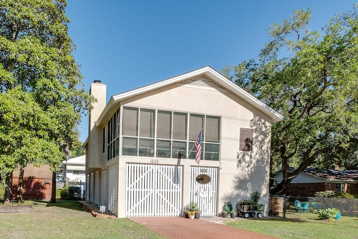 Magnolia Cottage - Stay & Play Like A Local - Tybee Island, GA