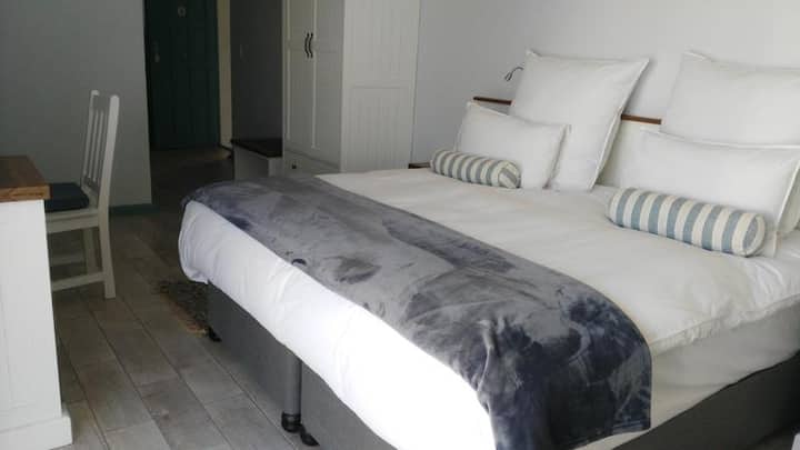 Deluxe Queen - Arniston