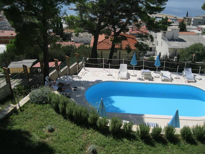 Villa More- Apartment 2 With Heated Pool - Brela