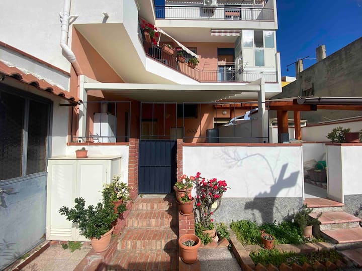 Apartment Two Minutes Walk From The Sea - Roccalumera