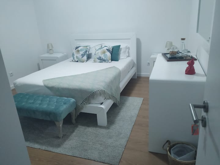 Quarto Duplo Com Casa De Banho Privativa - Azores