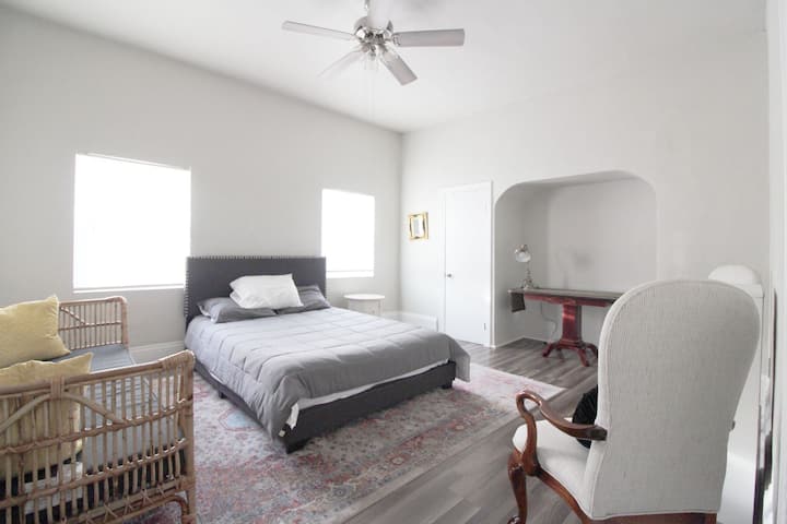 Lovely 2-bedroom Apt Located 2 Min Away From Umc - El Paso, TX