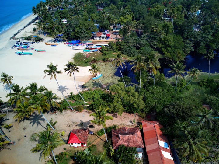 Sambodhi Yoga Retreat - Beach Stay, Yoga, Cafe - Alappuzha