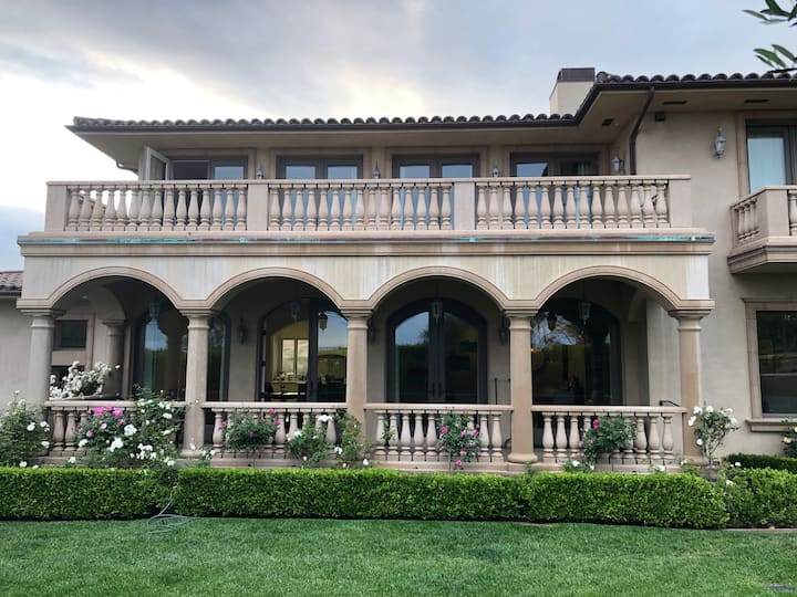 Elegant Spacious Italian Villa In Western Malibu - Malibu, CA