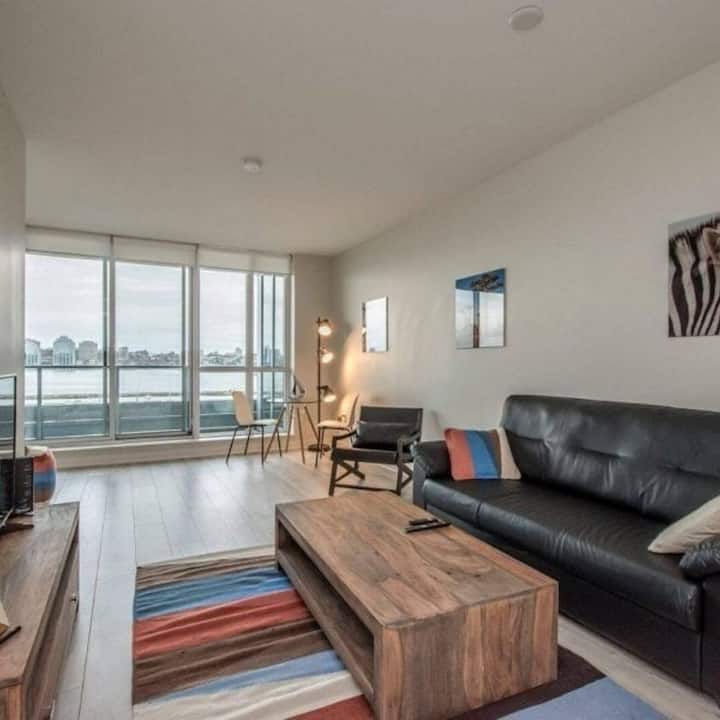 Luxury 1br Apt With City Views – Walk To Alderney - Halifax