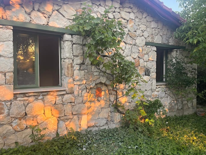 Gorgeous 2br/1ba Farm House W Patio&parking+view - Seferihisar