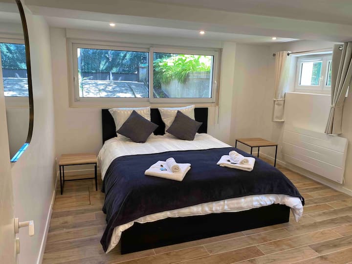 Joli Rez De Jardin 2 Pièces - Montrouge