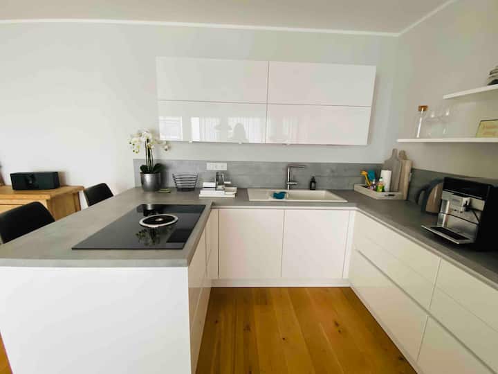 Bright Flat: Balcony, Garage, Dir. Train To Munich - Olching