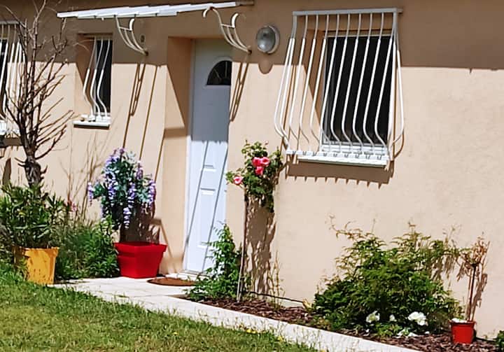 Jolie Maison Près De Disney. Grand Parking. - Chelles