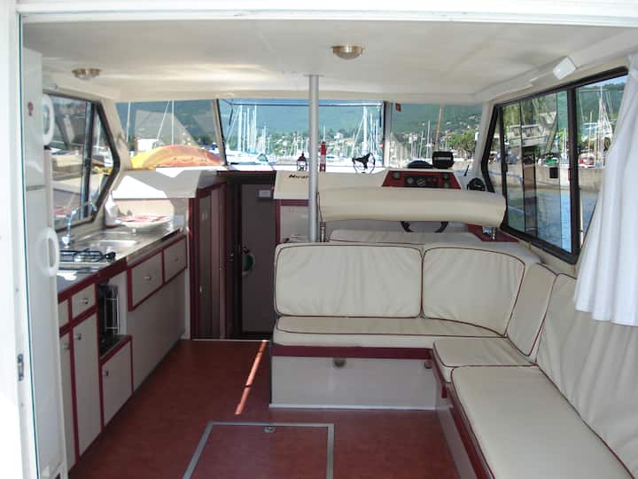 Le Chablis, Bateau Habitable à Quai - Aix-les-Bains