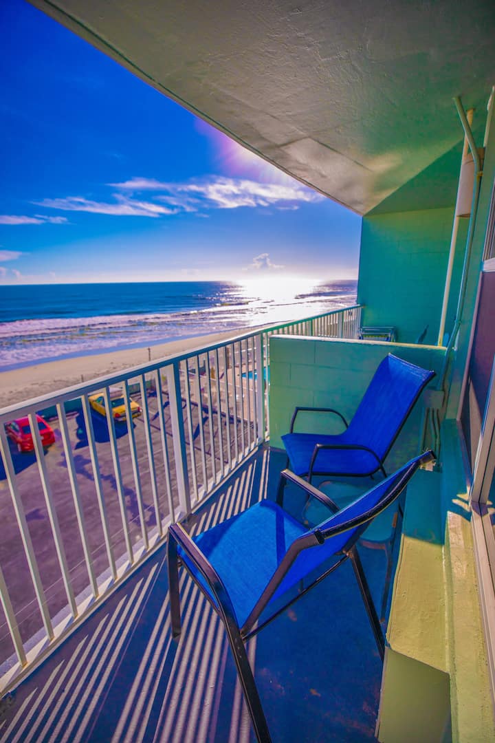 Ocean View Studio Unit With Stunning
New Pool - Daytona Beach, FL