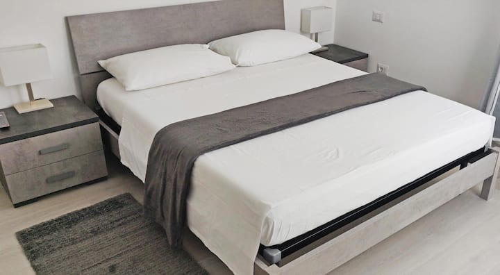 Roma Room - Stanza Ad Uso Privato Solo Per Ragazze - Parma