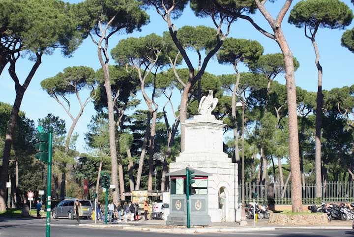 Your 'Boat' In The Heart Of Rome - Roma, Italia