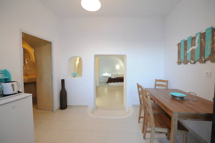 Manias Fira Residences  | Cave Apartment [36 M²] - Santorini