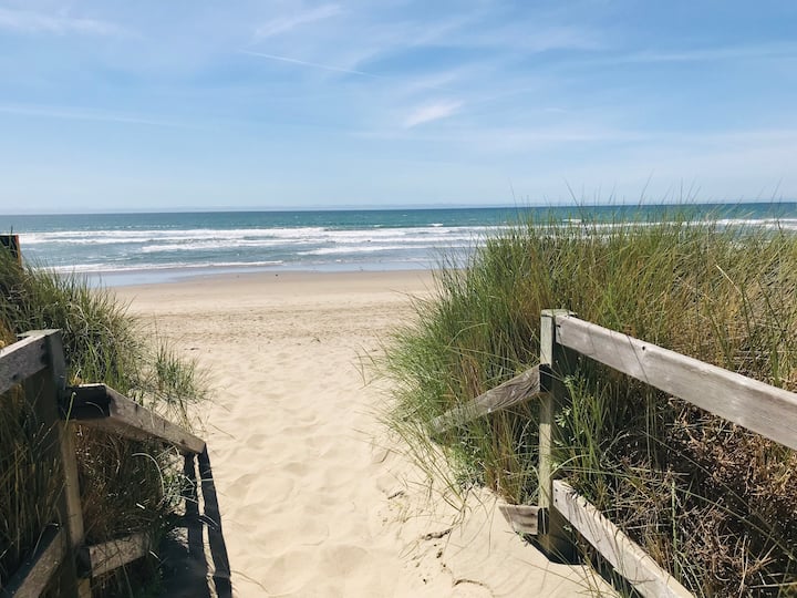 Charming Beach Style Condo 15 Steps From The Beach - Watsonville, CA