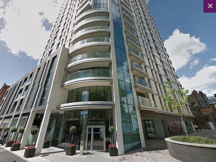 Modern Flat-18 Floor-stunning Views-great Location - London