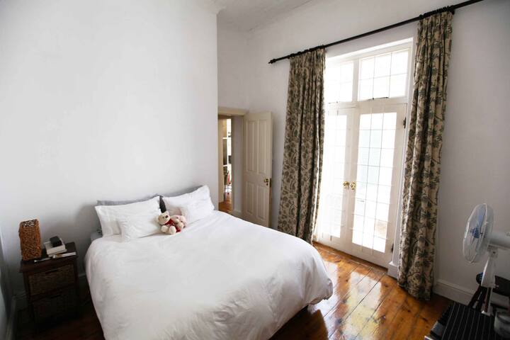 Courtyard Facing Large Double Room - Camps Bay
