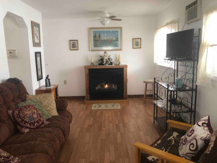 The Homestead: Your Adirondack Home Away From Home - Corinth, NY
