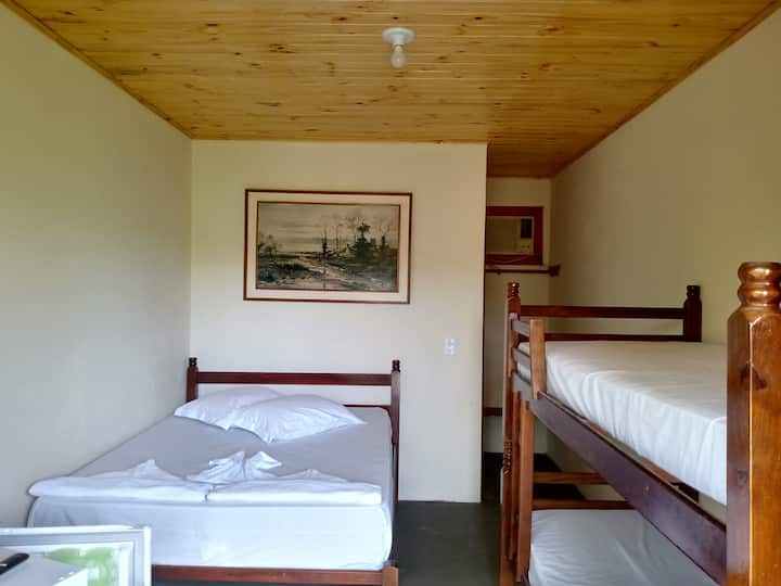 Private Accommodation With Bed Linen And Towels - Ubatuba