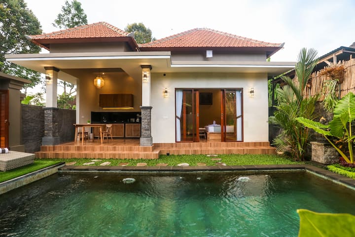 Giri Sari House With Balinese Culture - Ubud