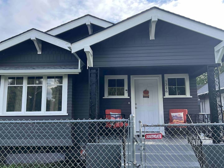 Cozy Home - Gig Harbor, WA